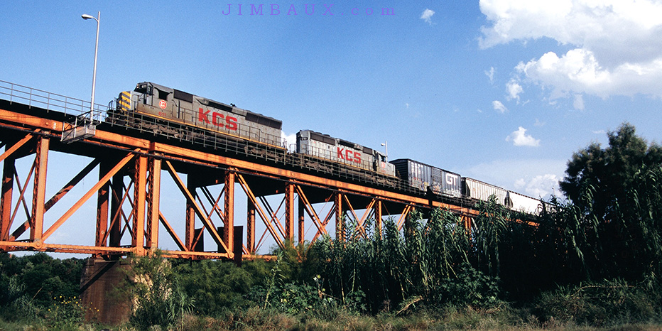 Laredo, A Gateway In Many Ways – 31 May 2004