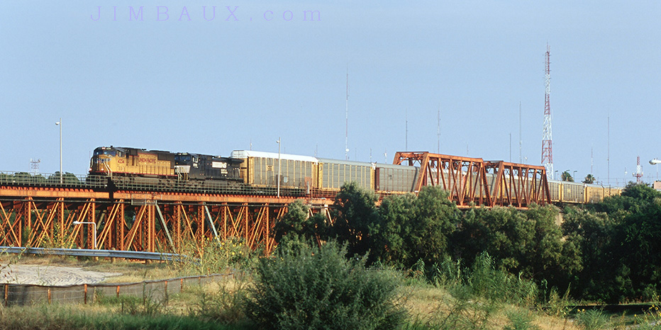 Laredo, A Gateway In Many Ways – 31 May 2004